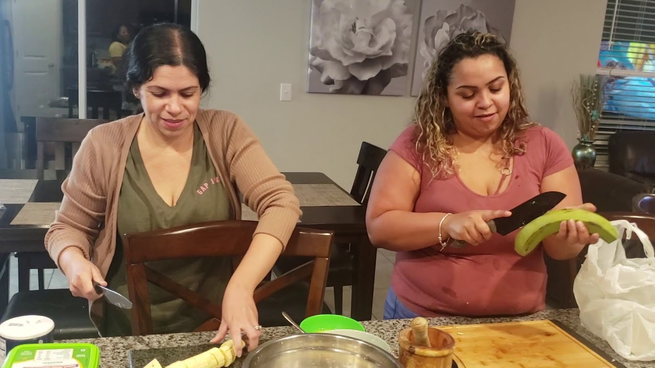 Mofongo Relleno de bistec y Camarones - YouTube