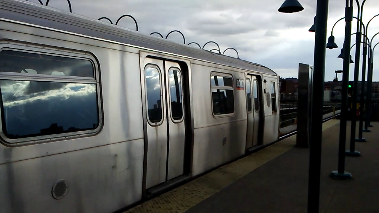 R160A-1 (L) Train @ Broadway Junction The Very First R160A Set ...
