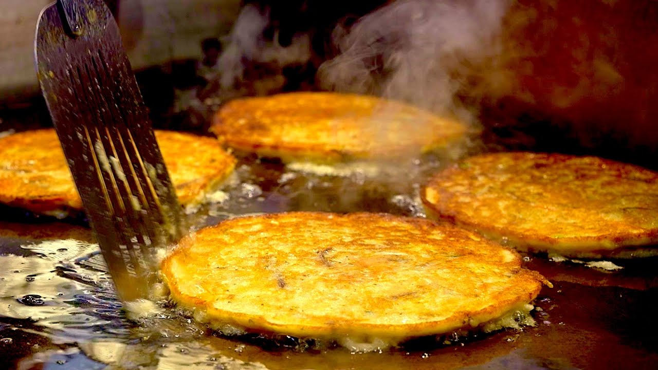 [Korean Street Food] Delicious Pancake(Jeon) and Fish Cake Enjoyed at ...