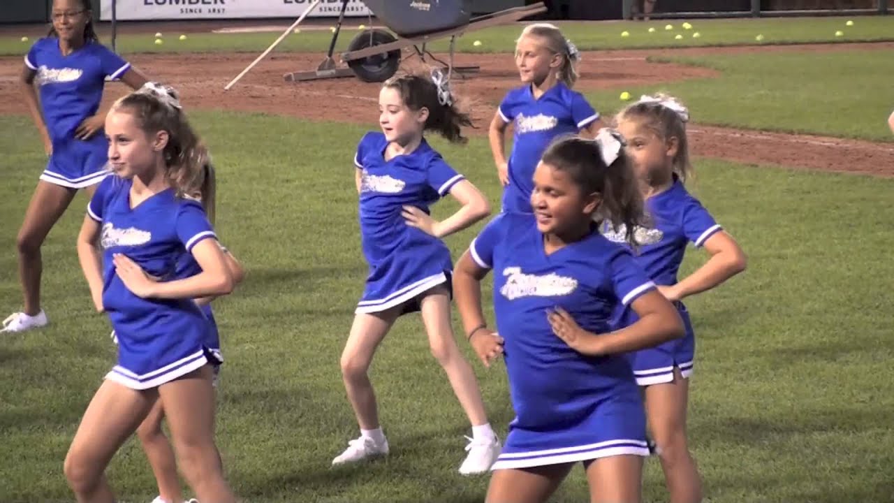 Trenton Thunder Cheerleading - YouTube