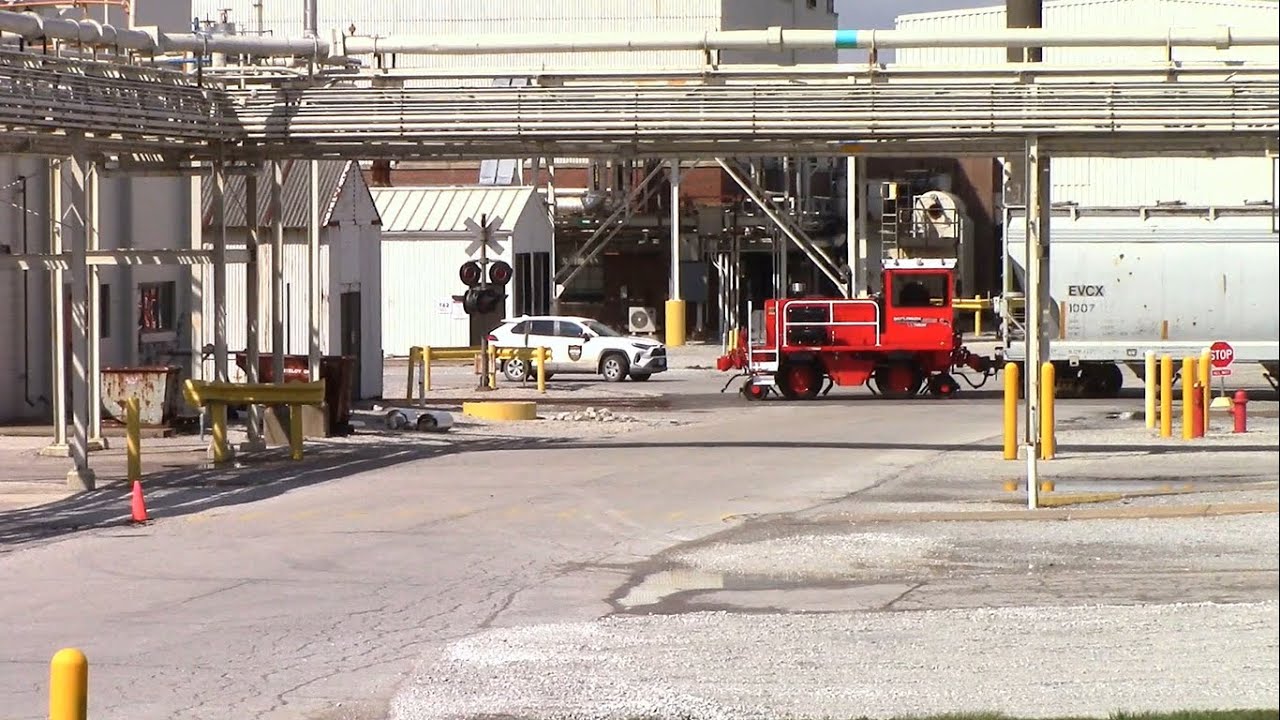 Shuttlewagon Commander SWX420 Moving Cars at Evonik Industries in ...