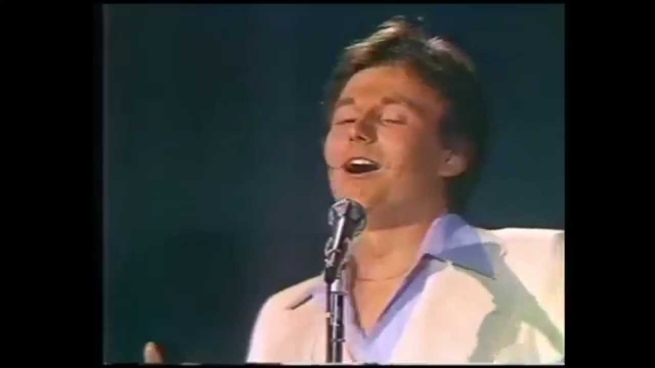 WALTER WILLISON sings "WAITIN' FOR THE ROBERT E LEE" with TOMMY BANKS ...