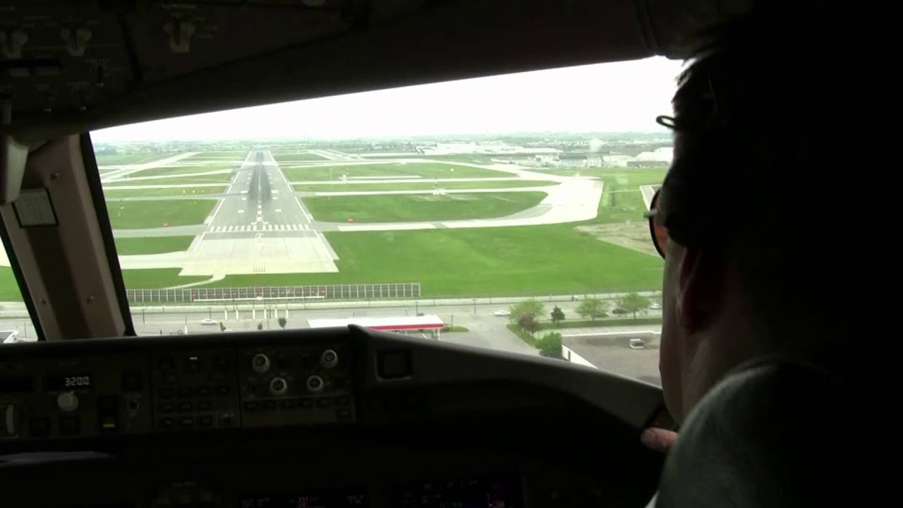 KLM cockpit view final approach Toronto pearson airport - YouTube