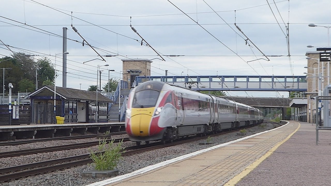 Double LNER 'Azuma' passes Huntingdon (24/6/22) - YouTube