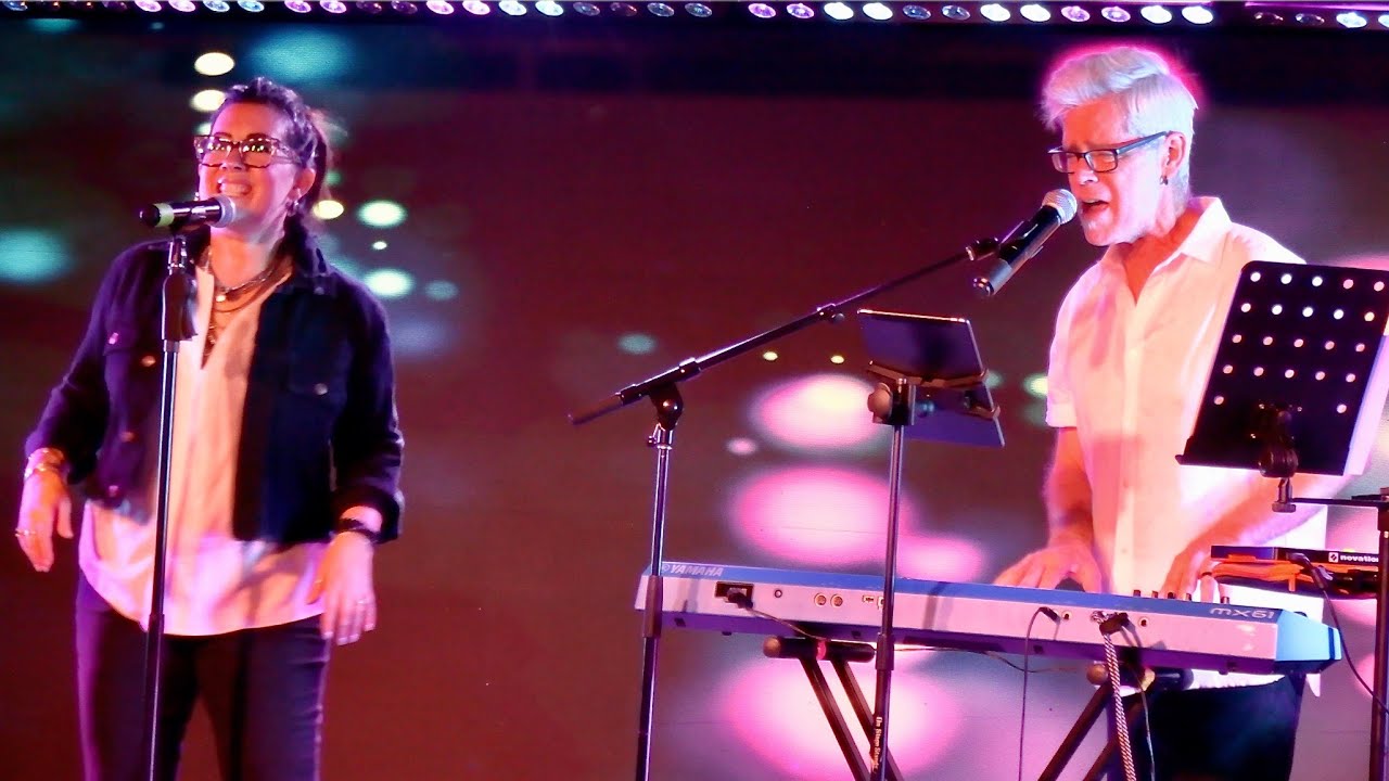 Chris Marion & Stephanie Calvert - Taking It To The Streets - YouTube