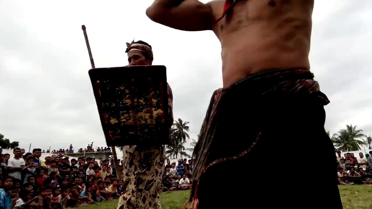 Lombok Timur vs Lombok Baret "Ampan lolat (pengadangan) vs selak Guwuk ...