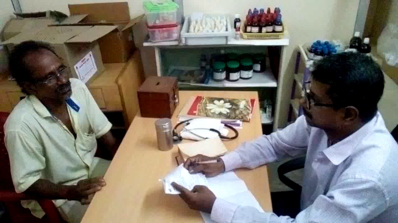 PSYCHOLOGIST RAJENDRAN AT SRI RAMA KRISHNA MATH CHARITABLE DISPENSARY ...