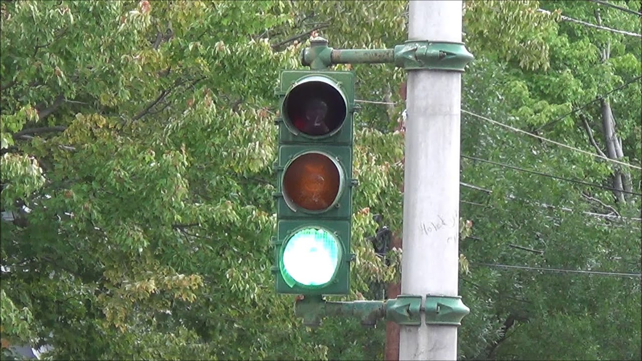 8 inch Marbelite Traffic Light - YouTube