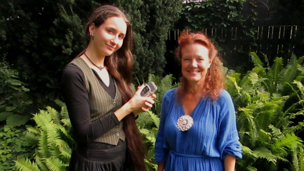 Joik: Sámi traditional music – Interview with Elin Teilus - YouTube