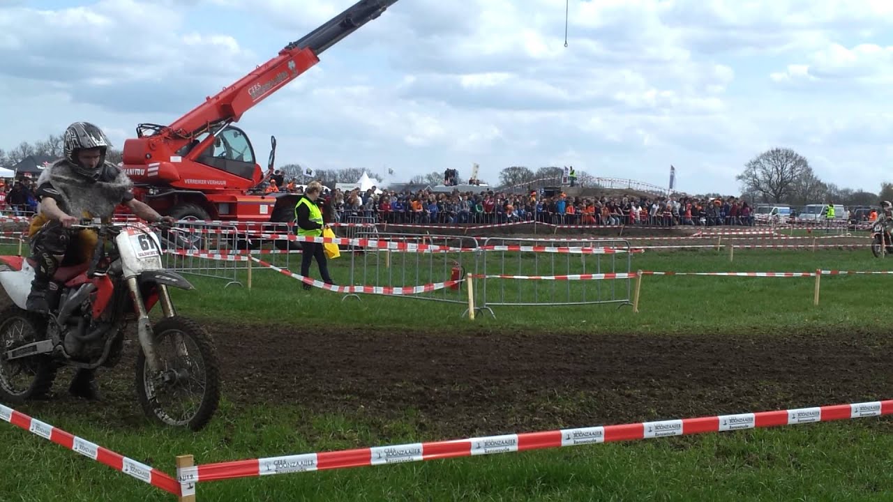 Insane quad bike race - YouTube