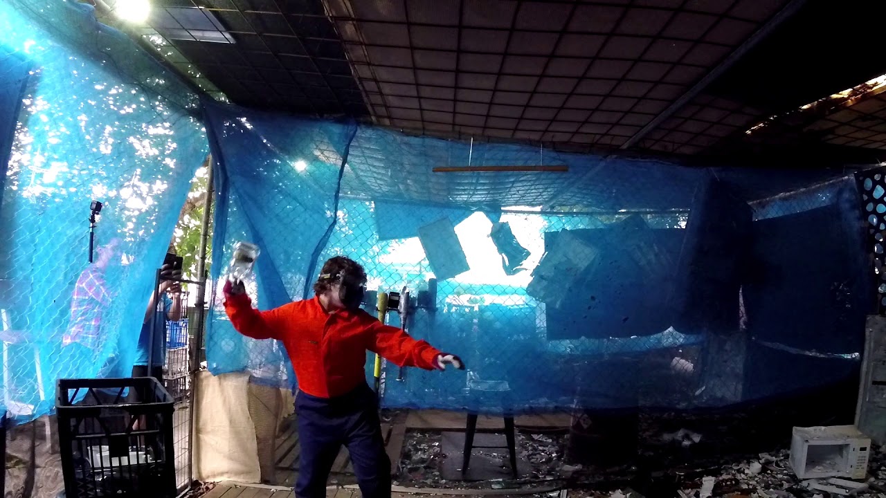 kids smash room brisbane - YouTube