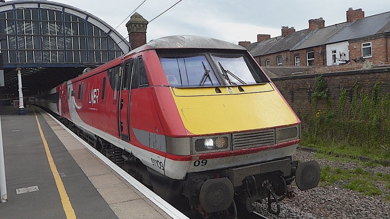 LNER 225 leaves Darlington (1/6/19) - YouTube