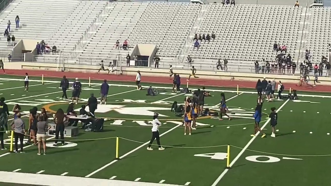 Klein Forest Boys 4x100 district meet 40.48 new record - YouTube