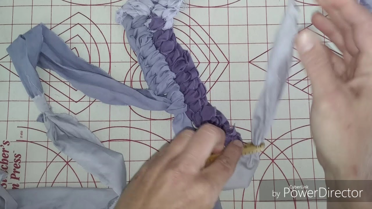 How to Create a Heart-Shaped Rug using the Toothbrush Method/Amish-Knot ...