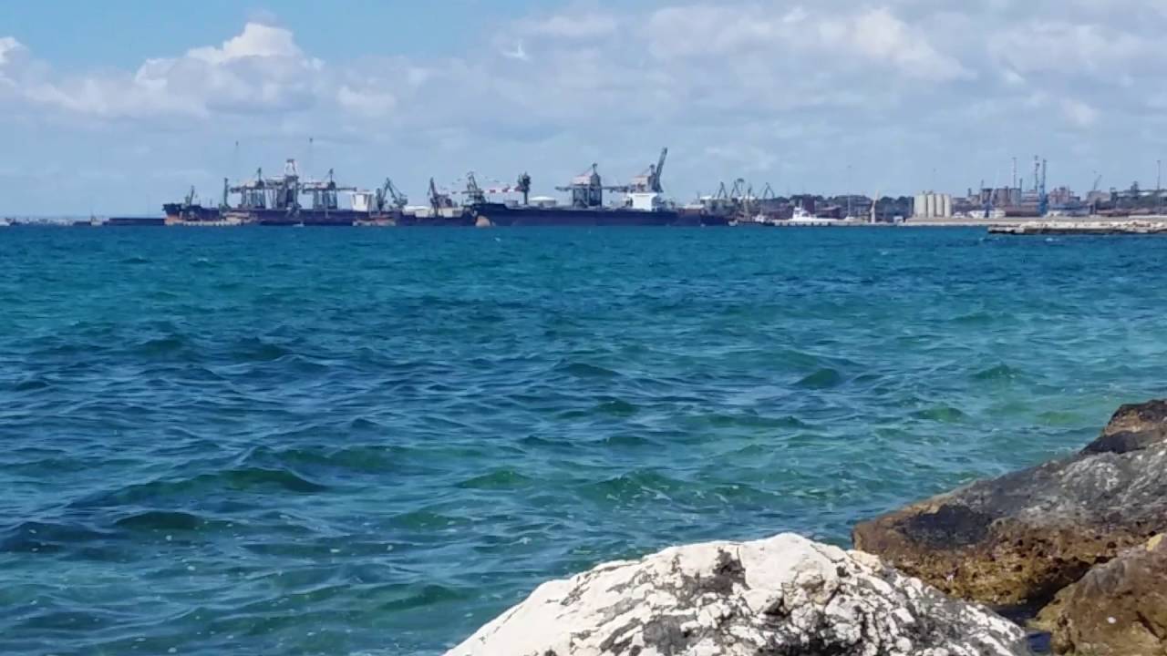 IL MARE DI TARANTO LUNGO MARE - YouTube