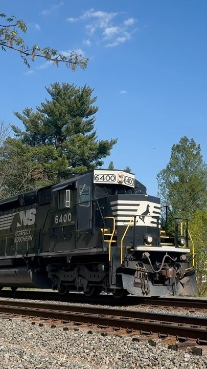 NS 6400 SD40-3 leads NS H76 west through Manville NJ with NS 7030 SD60E trailing 4/26/2024 - YouTube