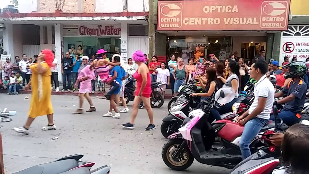 Día De Los Locos Iguala - YouTube