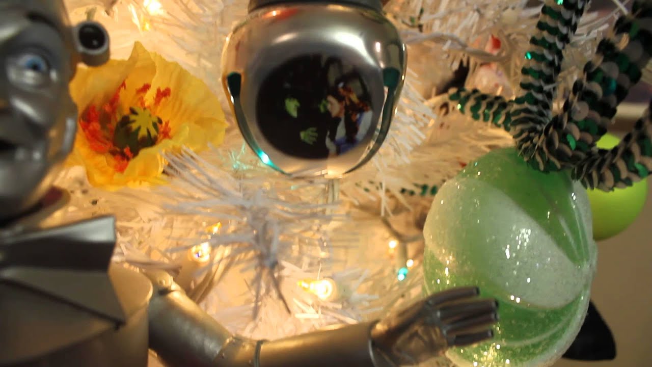 Wizard of Oz Christmas Tree - YouTube