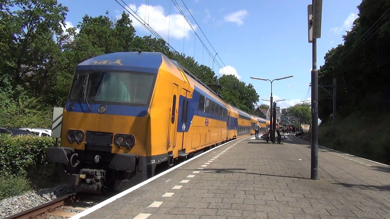 DDZ 7528 vertrekt uit Station Overveen - YouTube