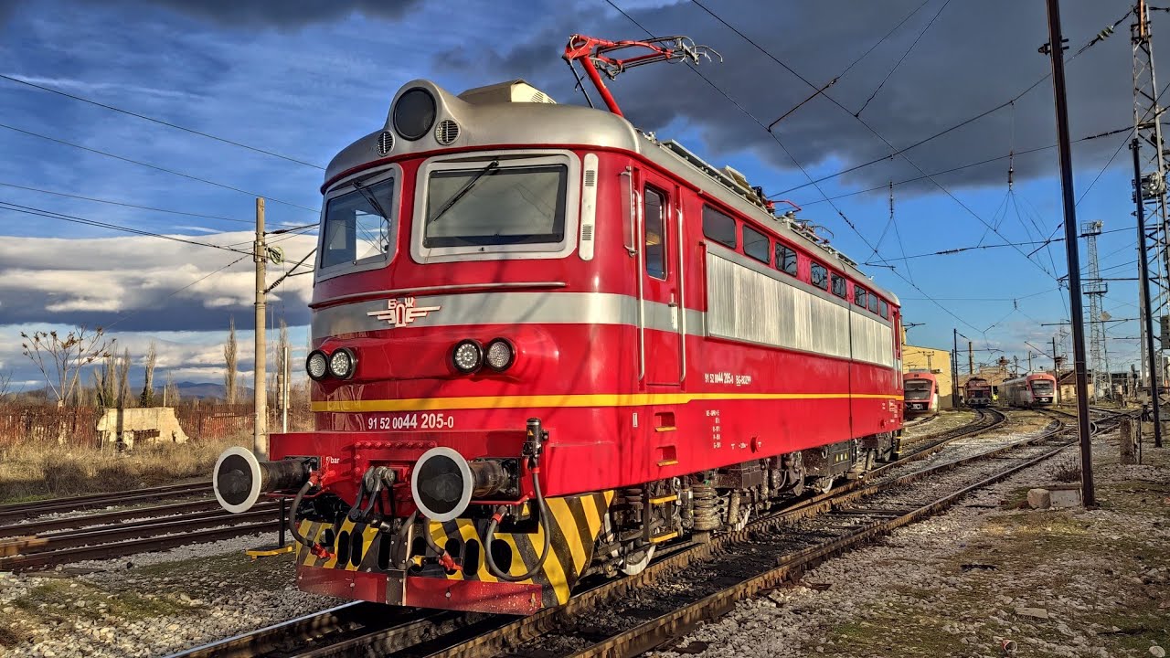 Trainspotting view Bulgaria: 🆕🔴 BDZ 44 205 from CMZO Prerov with fast ...