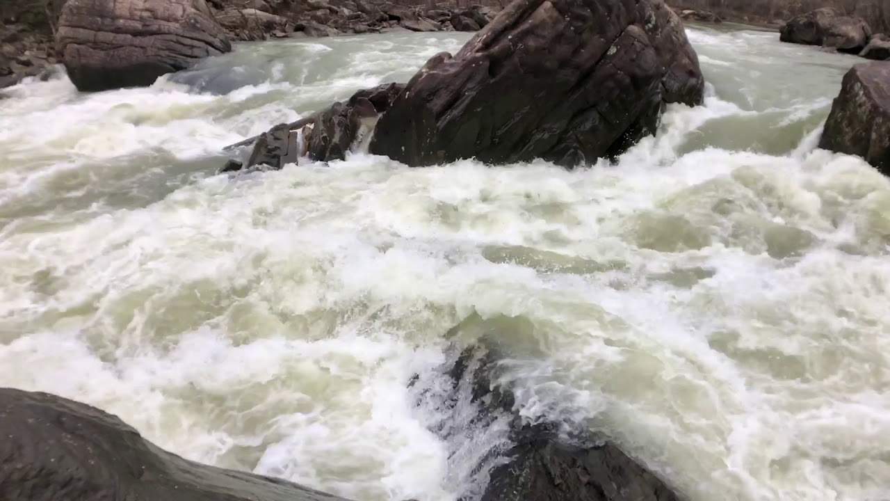 Devil’s Jump rapid on Big South Fork River - YouTube