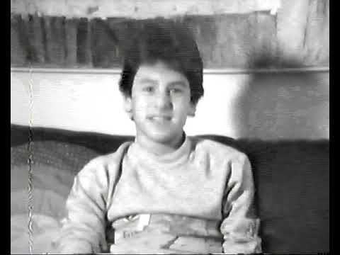 Stephen telling a joke 1985 - YouTube