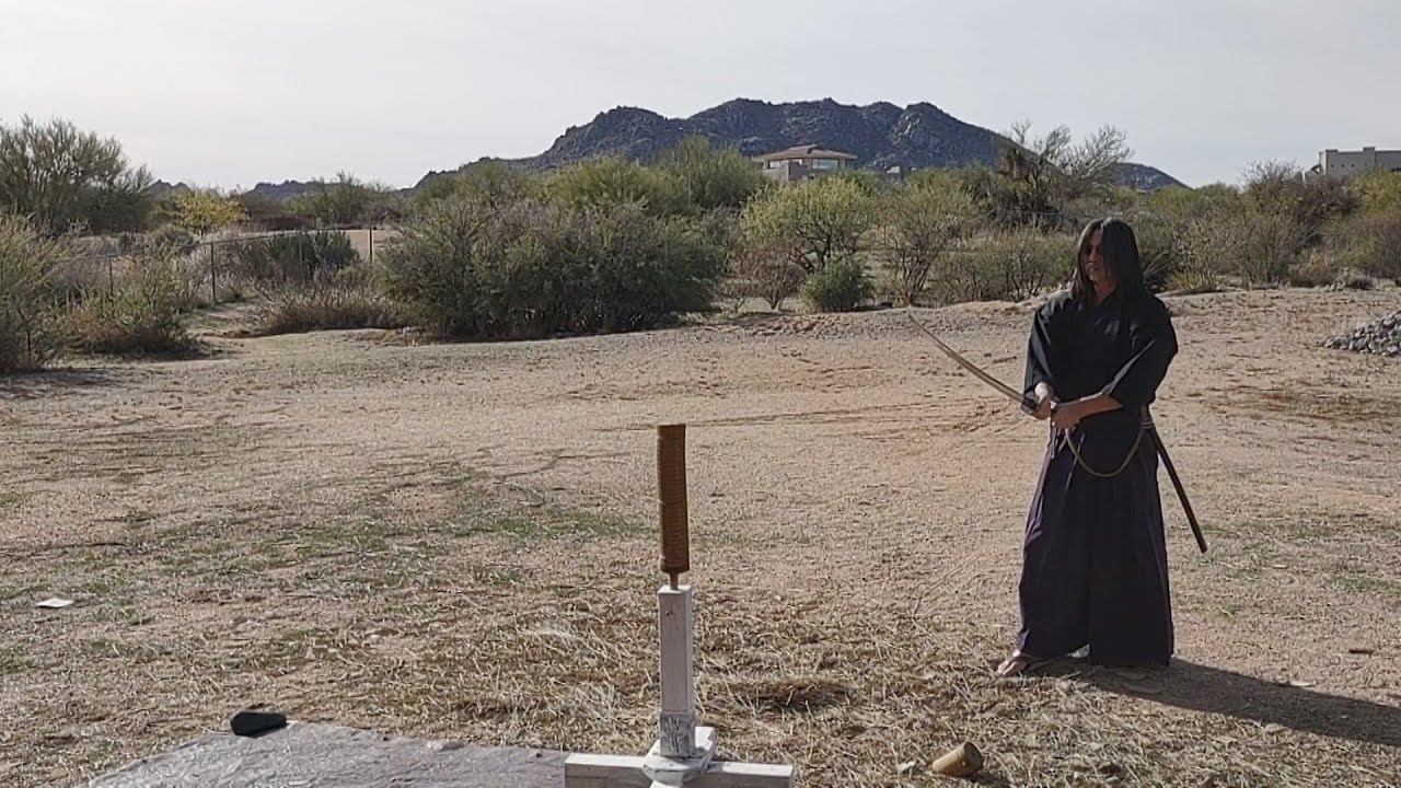 Dec 2023 Cutting #tameshigiri #sword #battodo #tatami #katana - YouTube