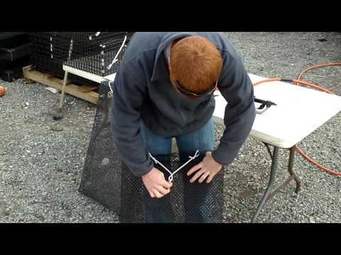Oyster Bag Closed with S-hook and bungee - YouTube