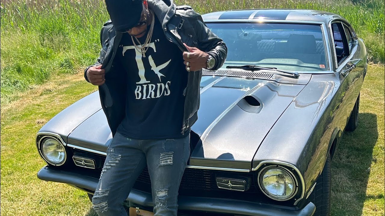 Maurice King Wolf - 70’s Vibes [Official Video] - YouTube