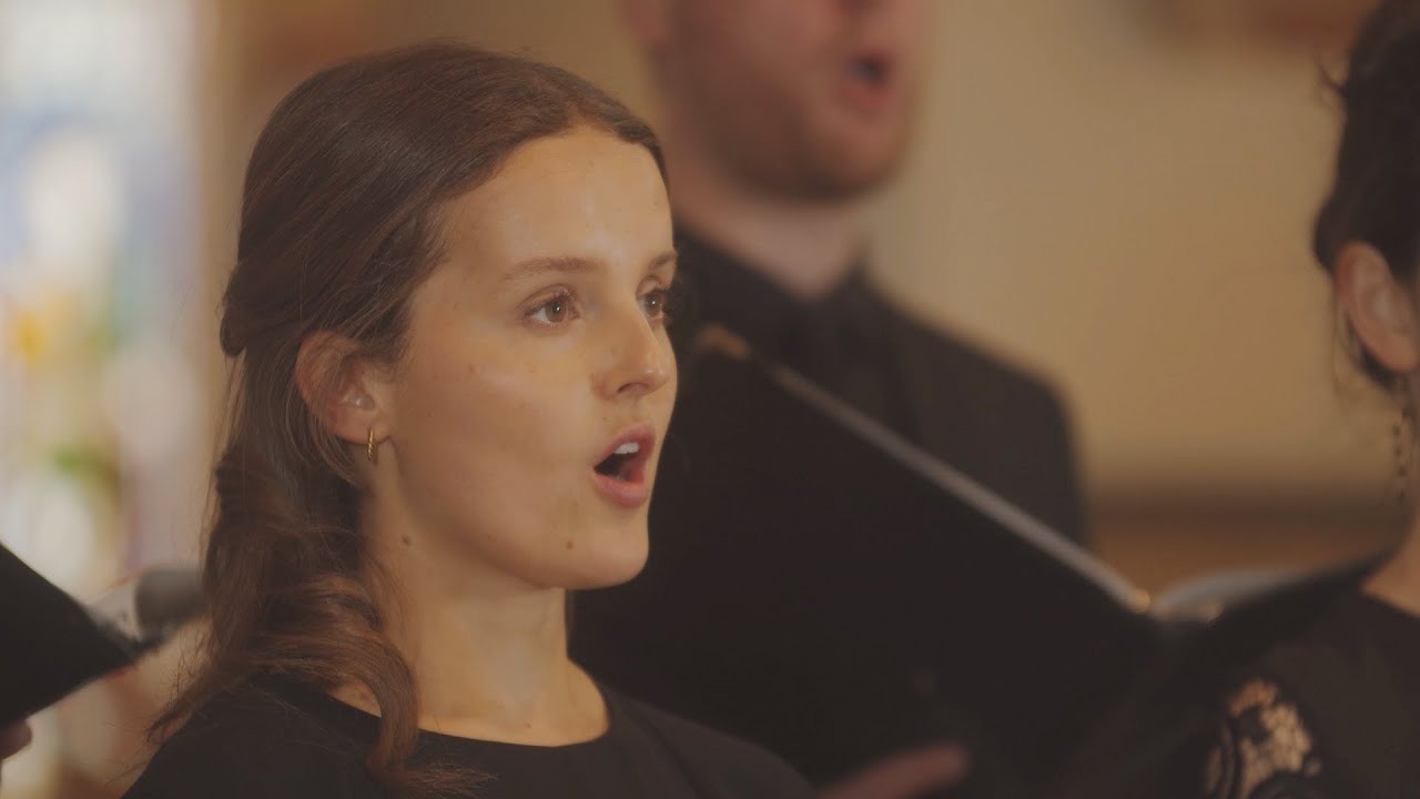 Ave Verum Corpus - Tenebrae, conducted by Nigel Short - Michael John ...