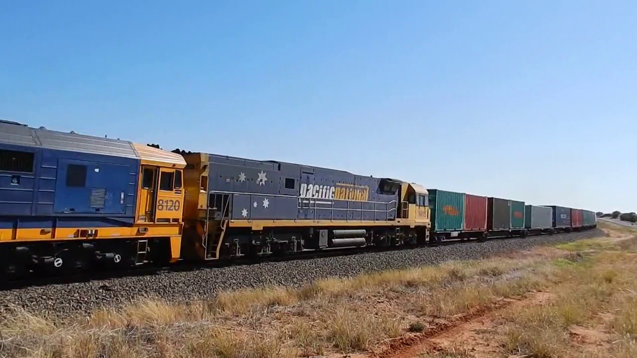 Junee Trains NR22, NR21, 8120 & NR15 with 7SM5 - YouTube