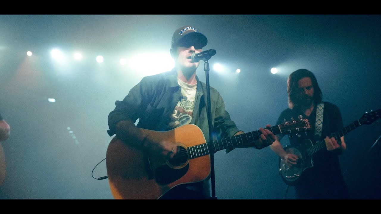 Dallas Smith - Wasting My Time (Live In Concert) - YouTube