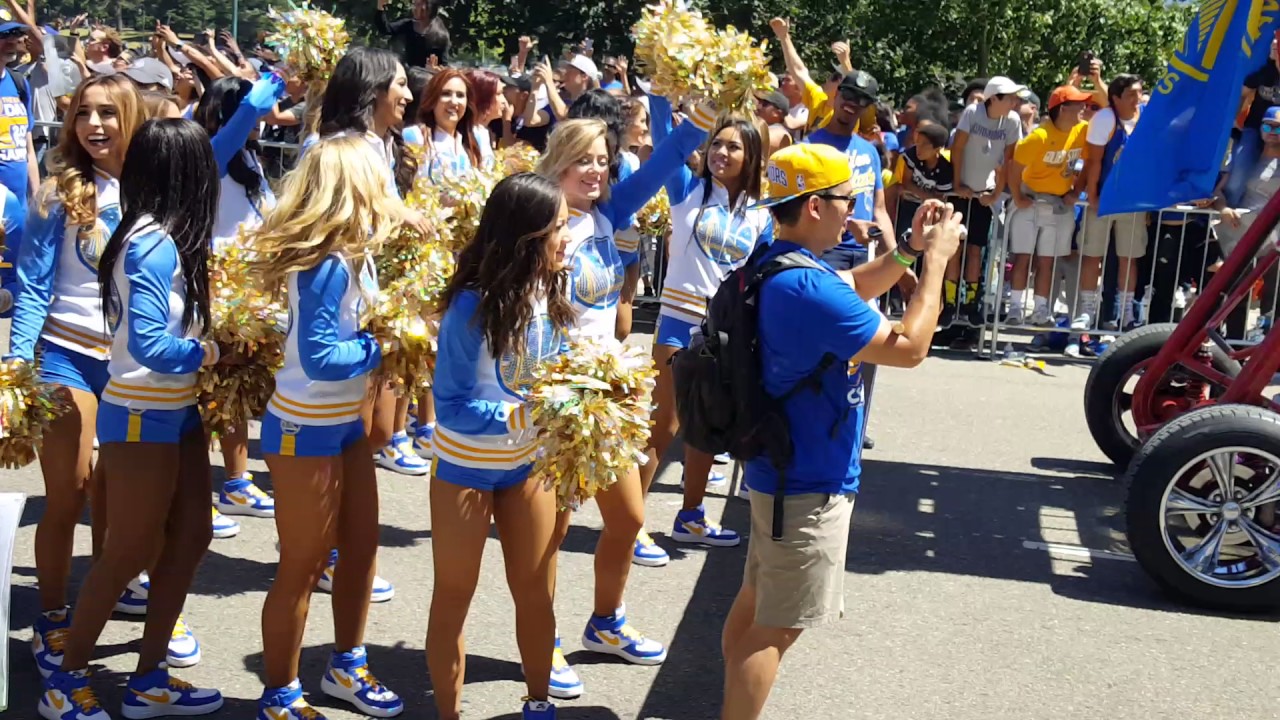 Golden State Warriors Victory Parade 2017 - YouTube