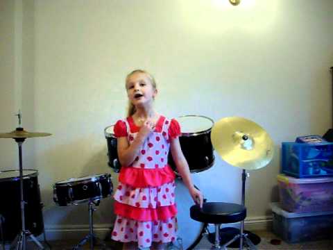 Summer Cox sings Akuru Meki Ne - YouTube