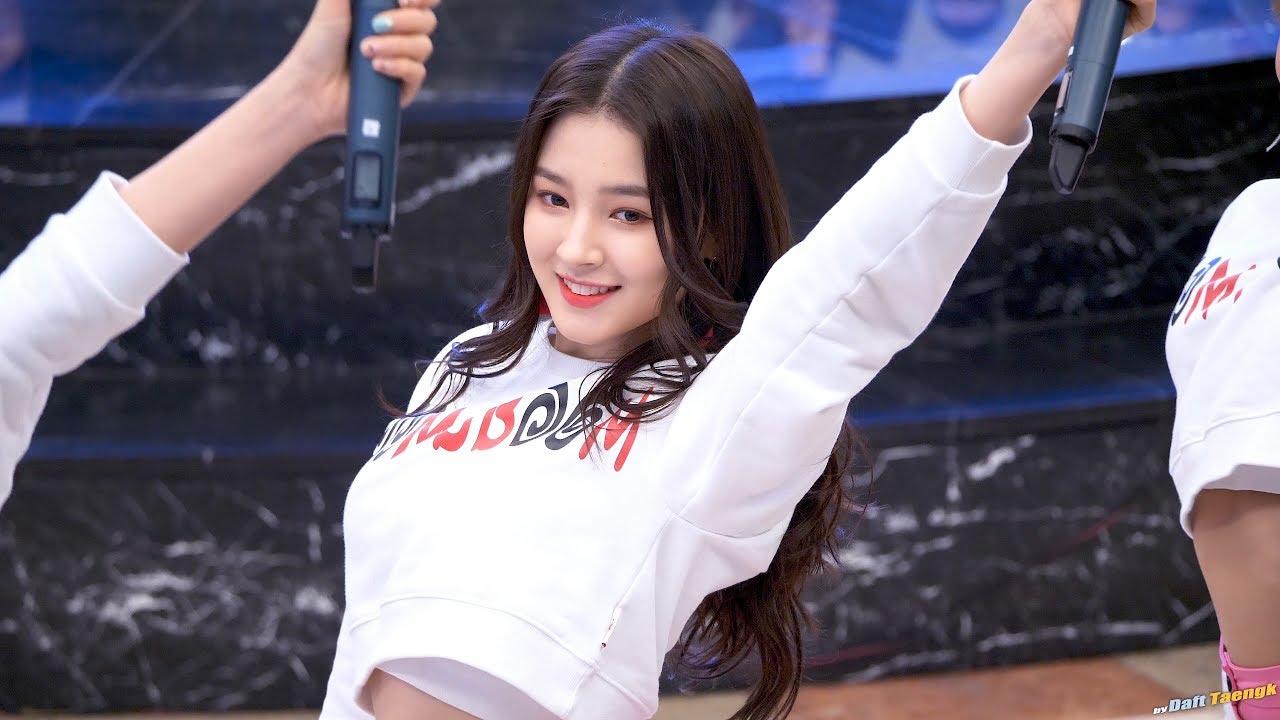 180203 낸시 Nancy 모모랜드 MOMOLAND '뿜뿜 BBoom BBoom' @분당 AK플라자 게릴라 공연 4K 60P ...