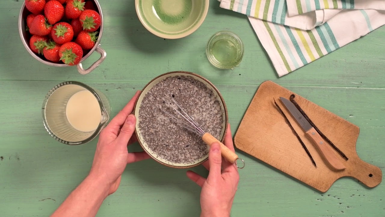 EXKi - Recipe of the month - June - Chia pudding with strawberries ...