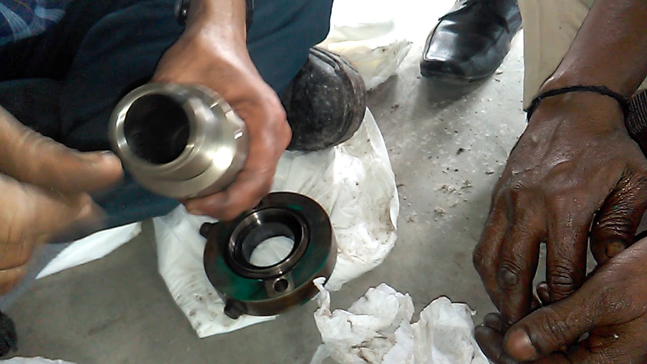 Mechanical seal rotor stator on housing and sleeve - YouTube