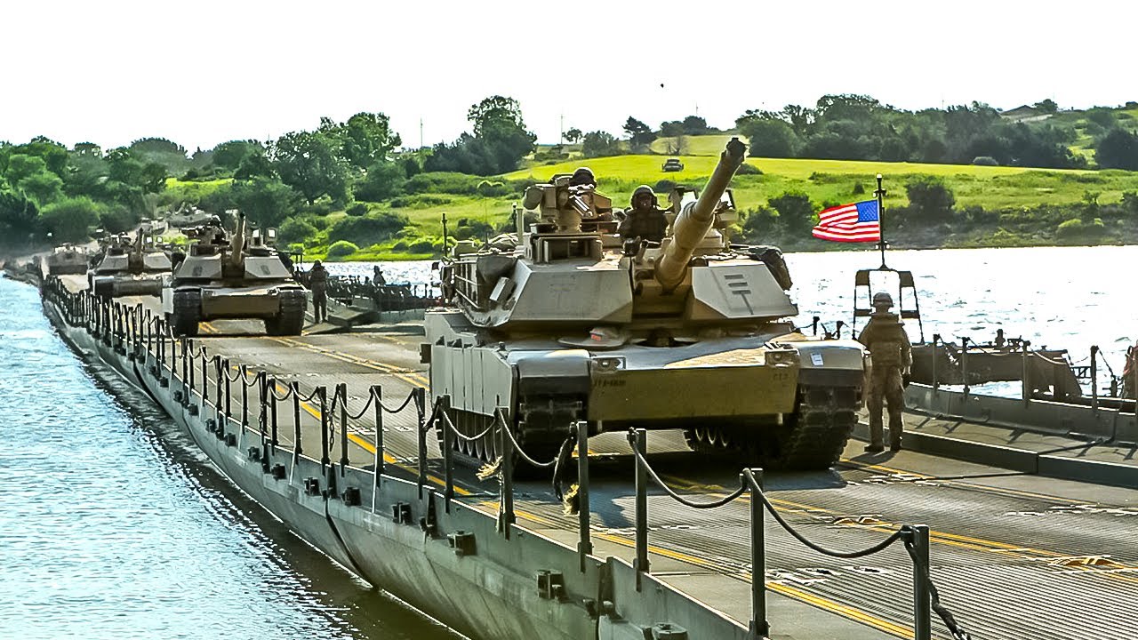 Soldiers Construct Improved Ribbon Bridge (IRB) | U.S. Army - YouTube