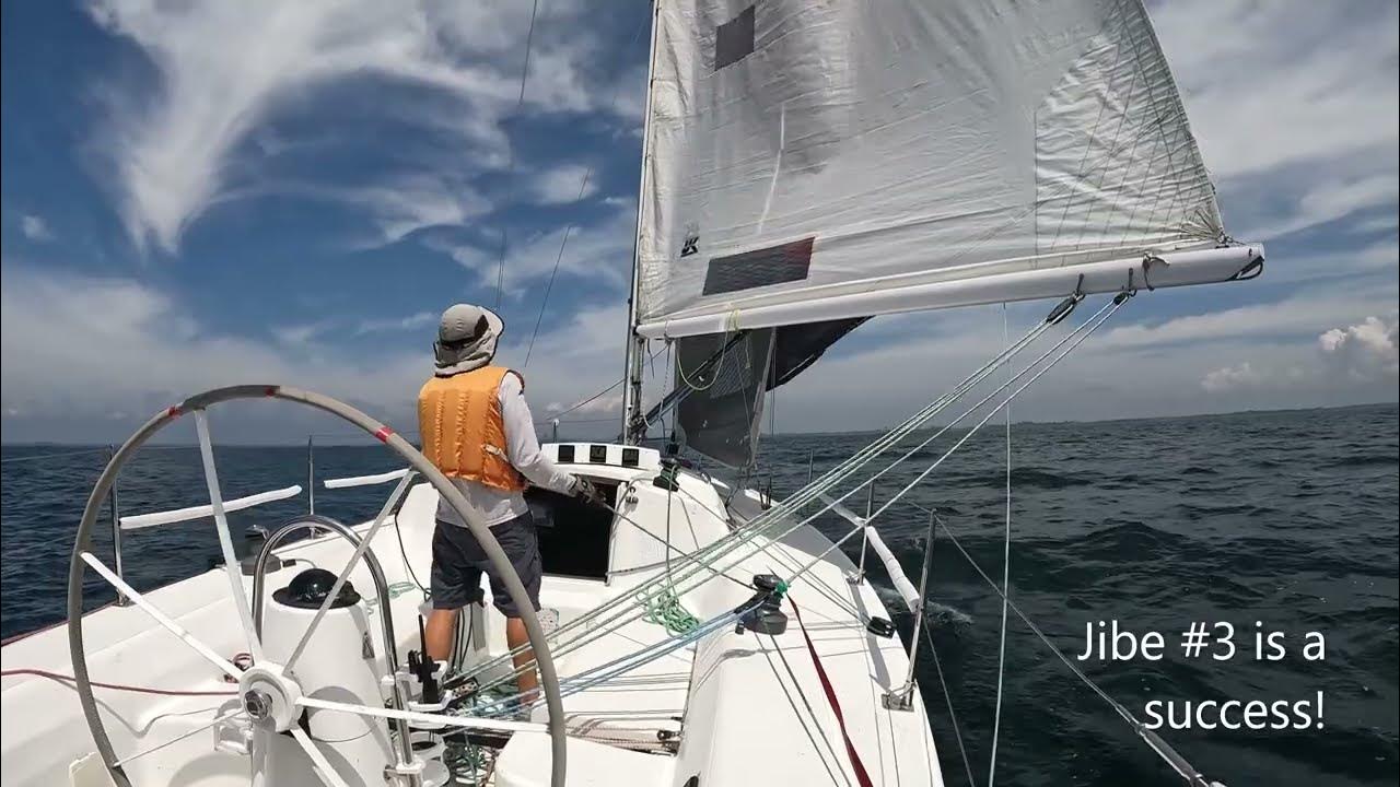 J 105 Singlehanded Spinnaker Handling - YouTube