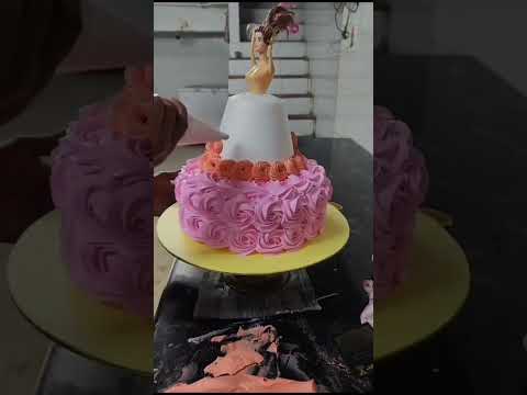 🎎Doll cake design | barbie doll/ ideas for red and pink colourcream | birthday girls cake design 😍
