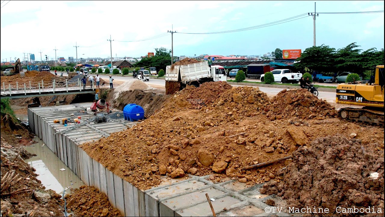 Huge Sewer Drain Pipe Filling Using MITSUBISHI Dozer, CAT Excavator ...