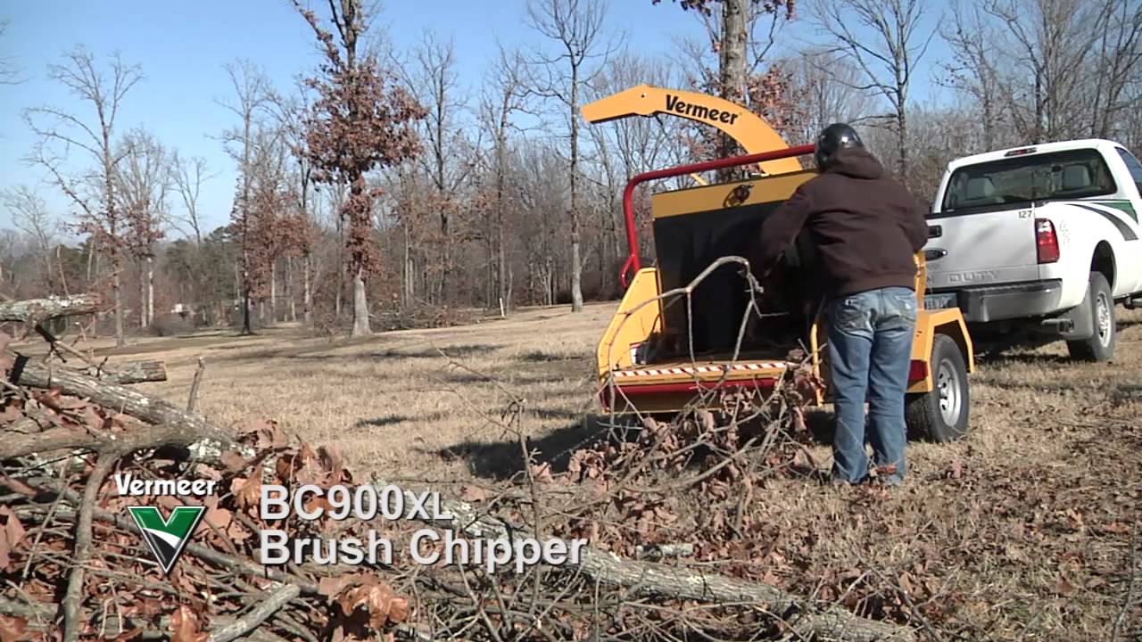Vermeer BC900XL Brush Chipper - YouTube