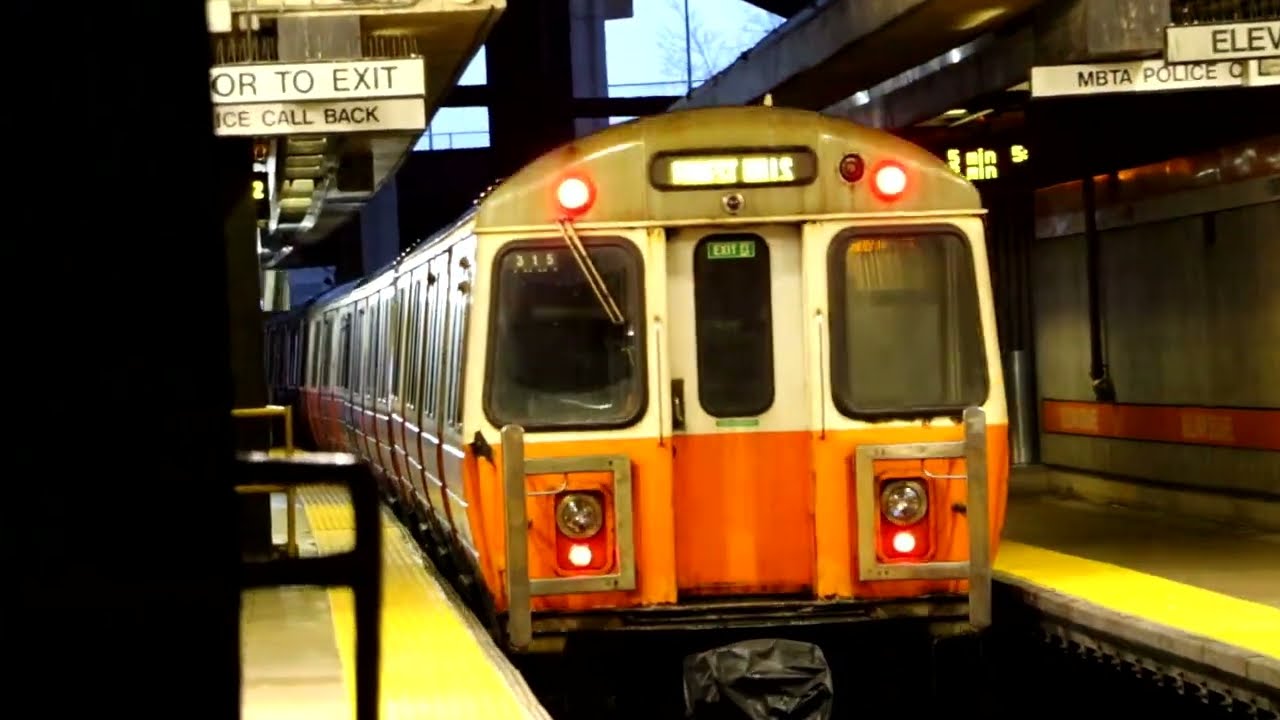 MBTA Subway "The T" : Oak Grove Bound 01200-Series Orange Line Train ...
