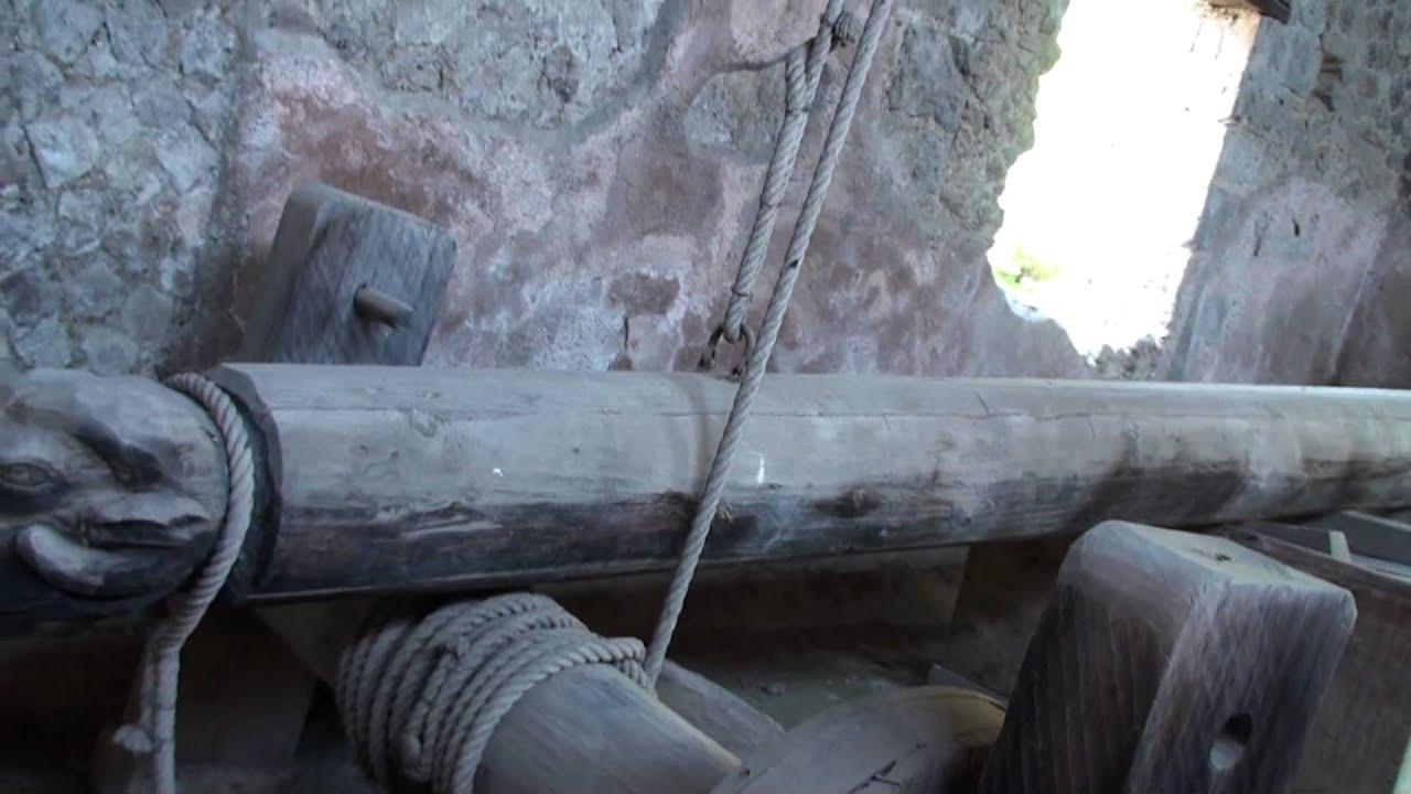 Pompei battering ram - YouTube