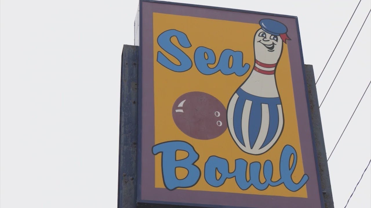 Sea Bowl in Pacifica closes after more than 60 years - YouTube