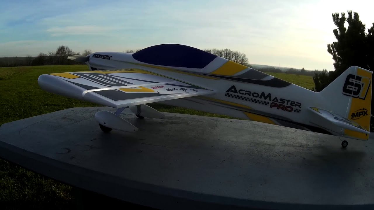 Acromaster Pro von Multiplex - YouTube