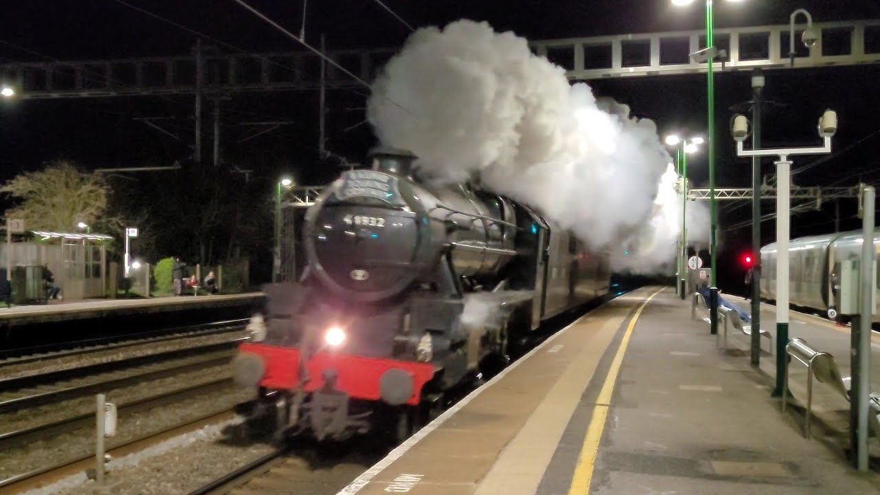 LMS Black 5, 44932 passing through Rugeley Trent Valley - YouTube