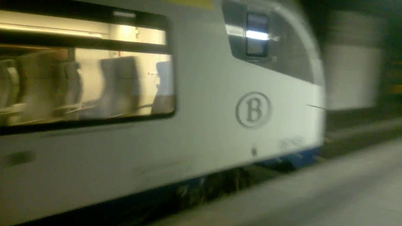 AM08 Desiro en gare de Bruxelles Central - YouTube