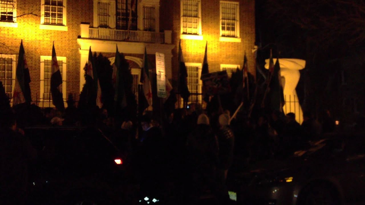 1/4 #FreeSyria Demonstration at the Syrian Embassy in Washington, DC 2 ...