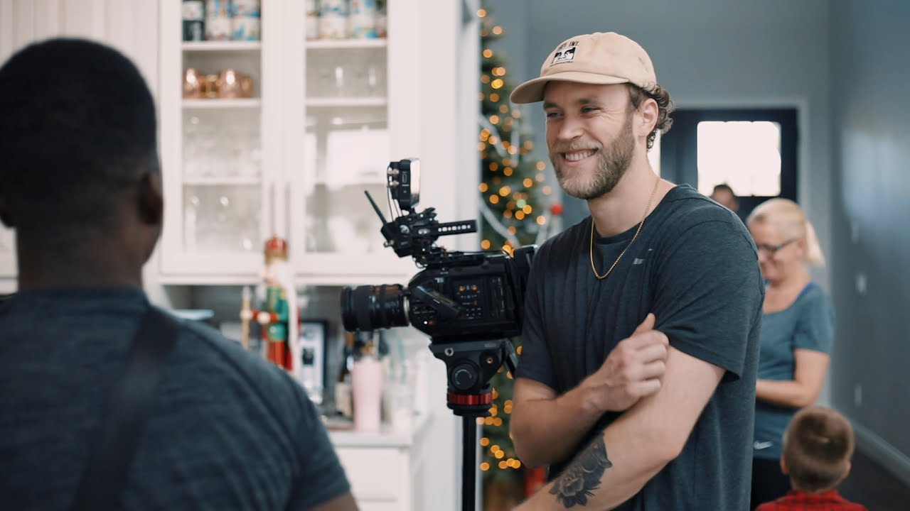 82 South Santa Chit Chat Commercial BTS Video - YouTube